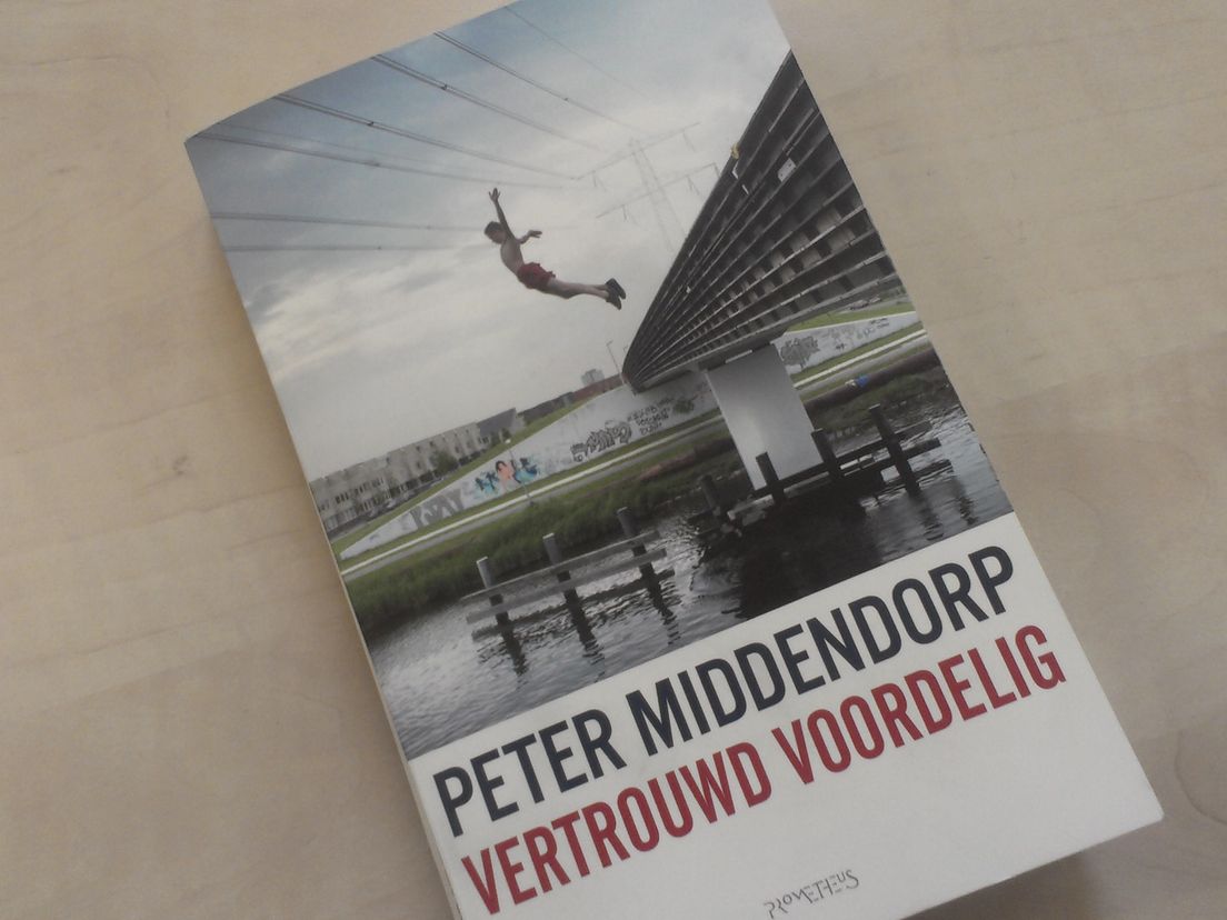 Oud-Emmenaar Middendorp in de race voor literatuurprijs - RTV Drenthe