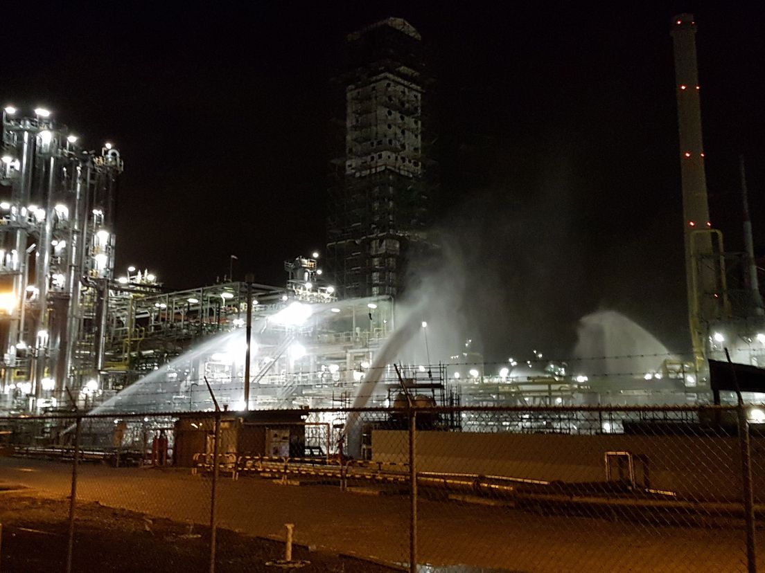 Shell Pernis weer bijna helemaal in bedrijf - Rijnmond
