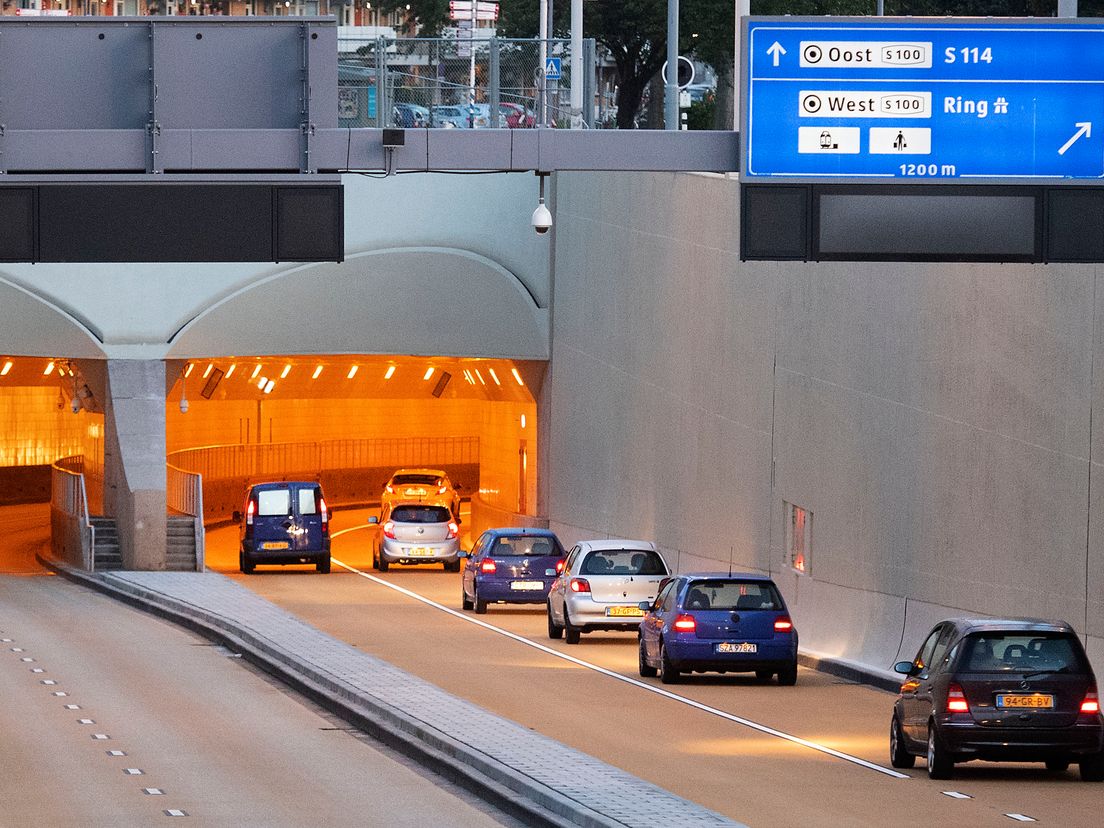 Maastunnel weer open - Rijnmond