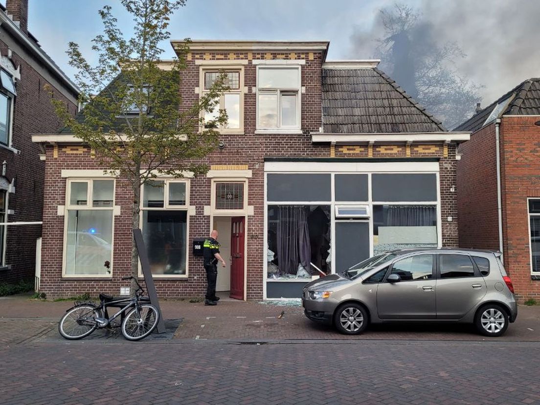 Viertal vlucht voor brand door ruit in te slaan in Assen - RTV Drenthe