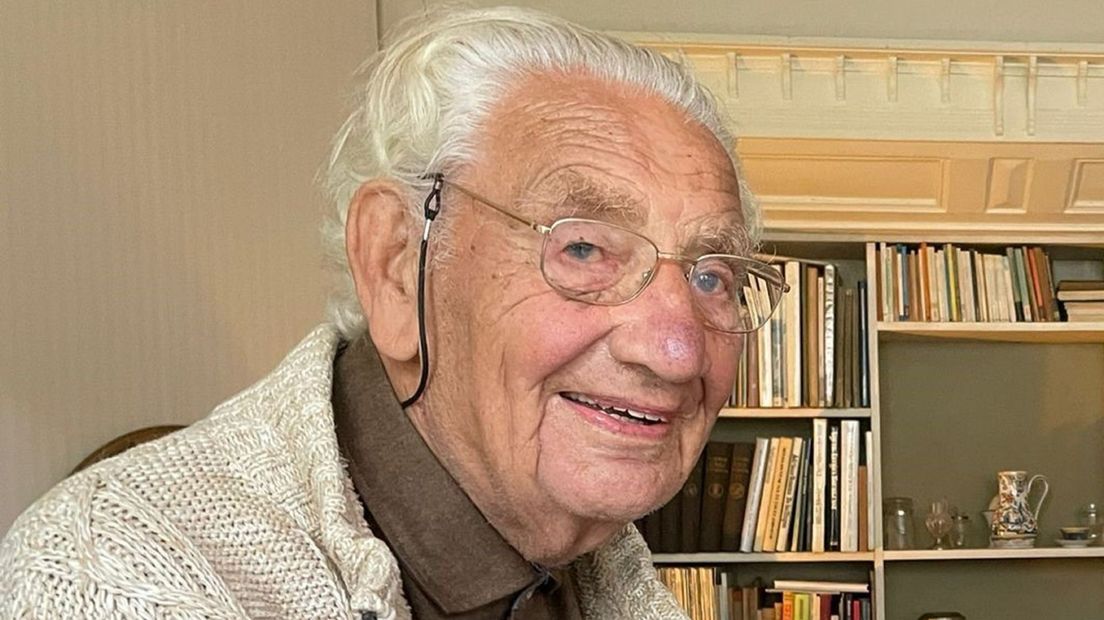 Schilder en beeldhouwer Jentsje Popma op 100-jarige leeftijd overleden ...