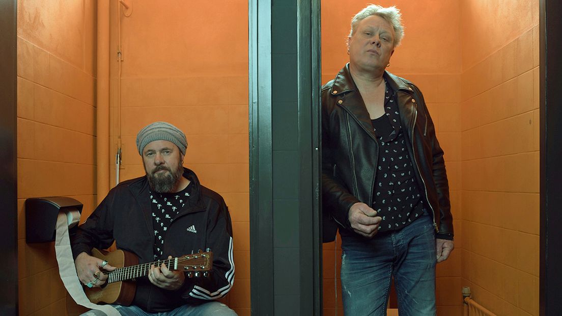 Opa Luttjeboer zingt over kleinzoon Vince - RTV Noord