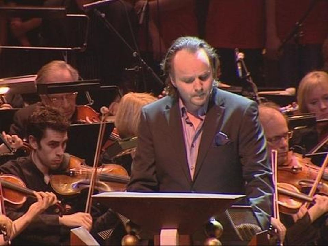 Vader Dirk Post in opera tegen zinloos geweld - Rijnmond