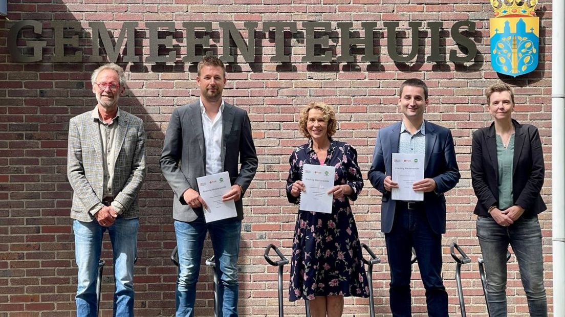 Handtekeningen onder coalitieakkoord Westerwolde: 300 extra woningen en ...