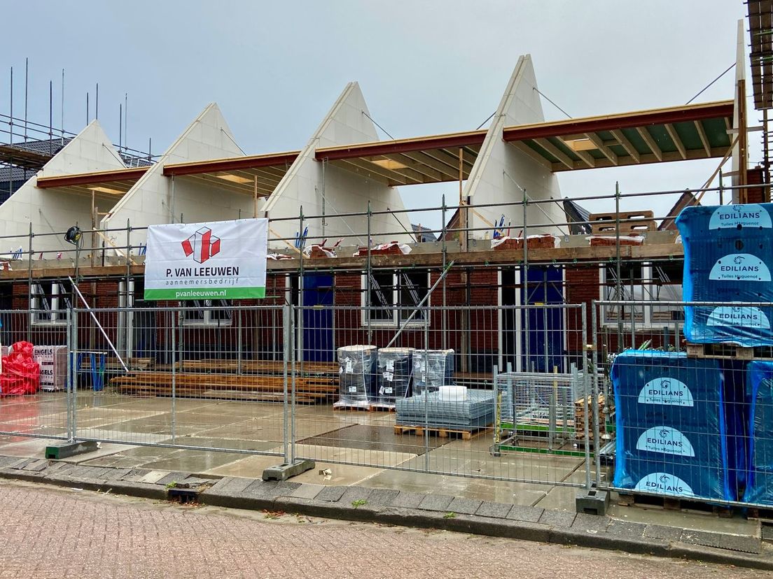 Gerben bouwt een starterswoning voor zijn dochter Ilse: 'Als ik snel bouw, is ze volgend jaar ...