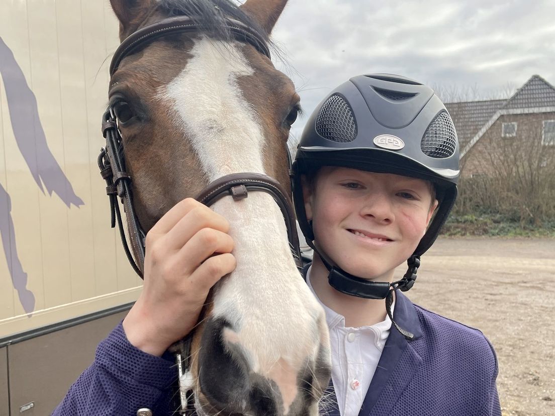 Springruiters van de toekomst strijden op ponydag Indoor Hartje Drenthe ...