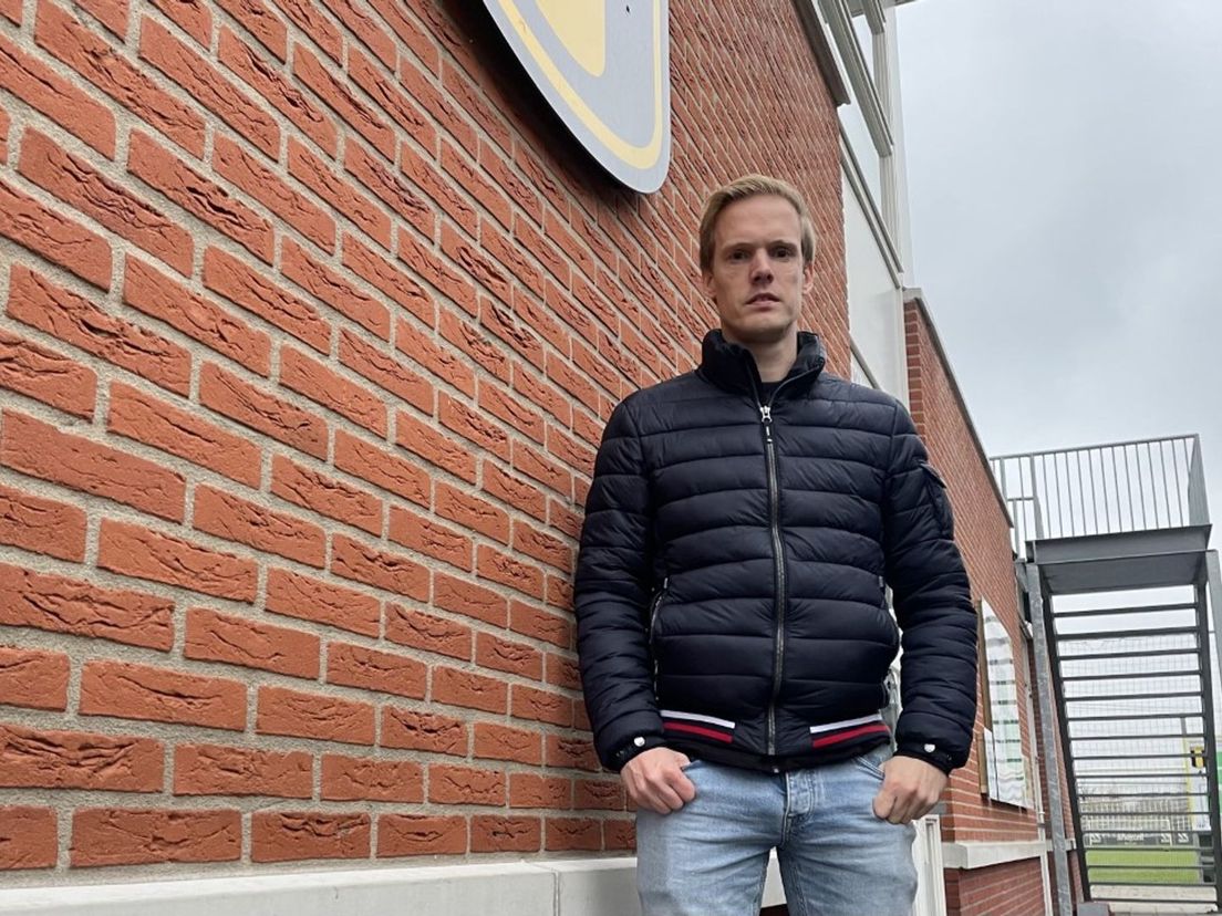 Oud-scheidsrechter Boorsma is toch liever trainer - RTV Drenthe