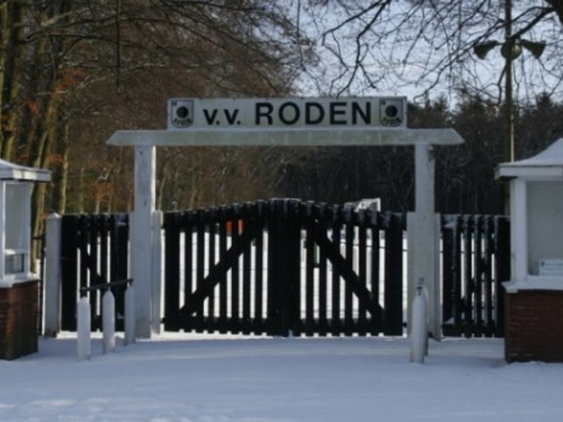 vv Roden en trainer Van den Berg per direct uit elkaar - RTV Drenthe